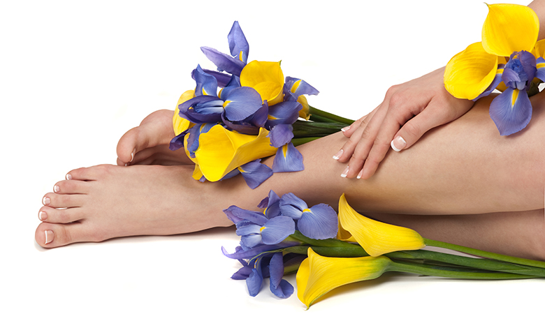 Julia Tsetkovan manikyyri tai spa-pedikyyri ja geelilakkaus -55% ...