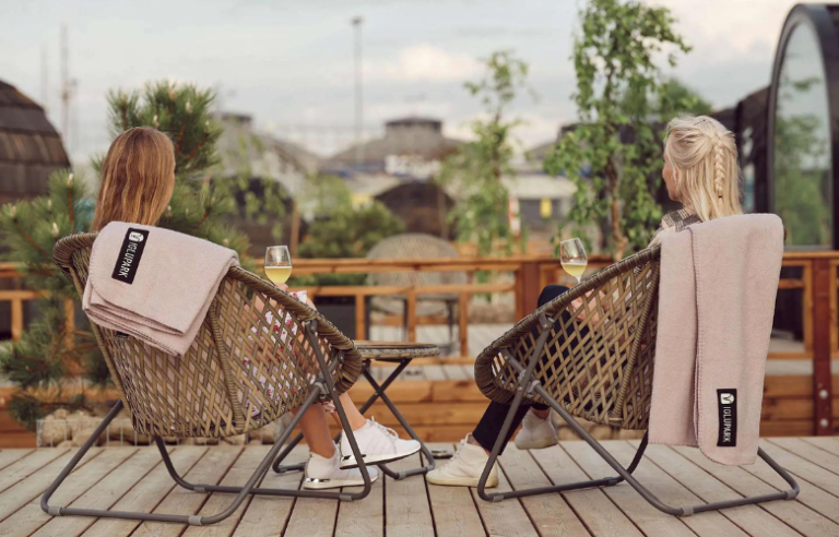 Iglupark – 1 yö kahdelle sis. pullon kuohuvaa 195