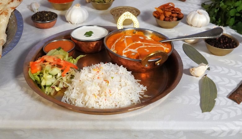 Butter Chicken, Palak Paneer tai molemmat | Alk. 12,90 € | Vantaa